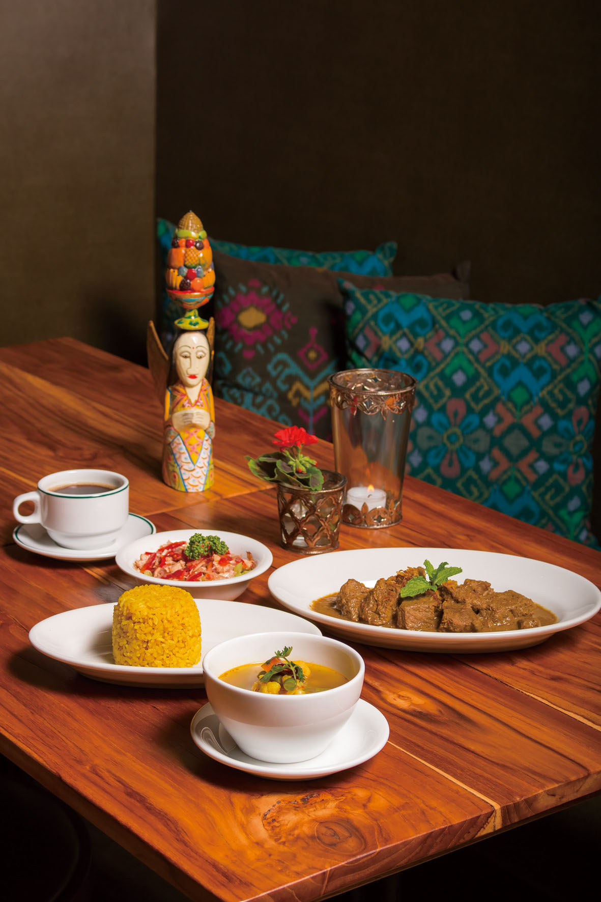 BNBM_07 | PLAZA HOUSE SHOPPING CENTER